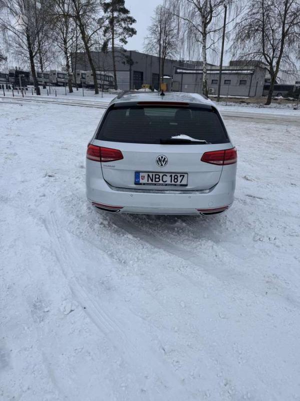 Grey Volkswagen Passat 2016 in Marijampole, with an engine capacity of 2.00 L and mileage of 272 thousand km for 9150 €, photo 5 on AUTOMOTO.COM.LV