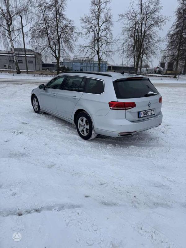 Grey Volkswagen Passat 2016 in Marijampole, with an engine capacity of 2.00 L and mileage of 272 thousand km for 9150 €, photo 6 on AUTOMOTO.COM.LV