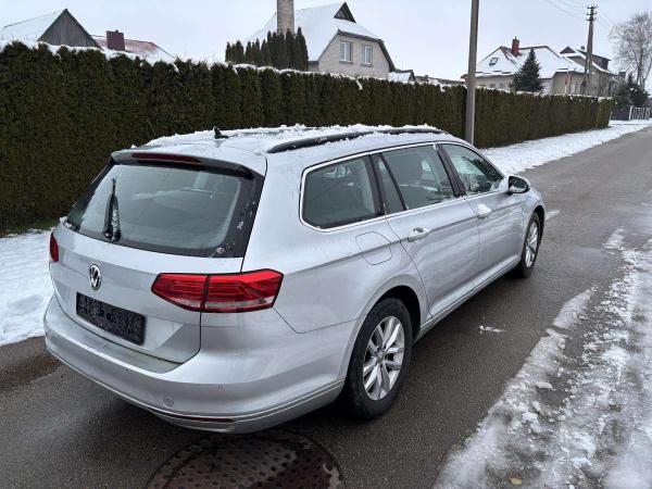 Grey Volkswagen Passat 2016 in Jurbarkas, with an engine capacity of 1.97 L and mileage of 386 thousand km for 7900 €, photo 5 on AUTOMOTO.COM.LV