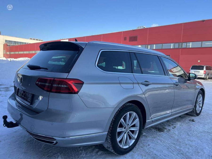 Grey Volkswagen Passat 2016 in Kaunas, with an engine capacity of 1.60 L and mileage of 290 thousand km for 8999 €, photo 7 on AUTOMOTO.COM.LV