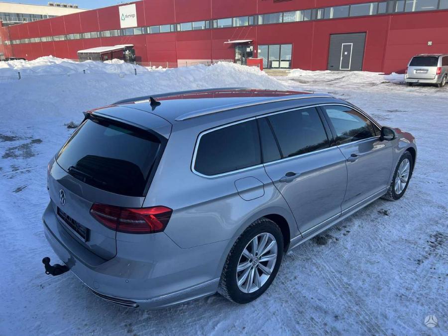 Grey Volkswagen Passat 2016 in Kaunas, with an engine capacity of 1.60 L and mileage of 290 thousand km for 8999 €, photo 10 on AUTOMOTO.COM.LV
