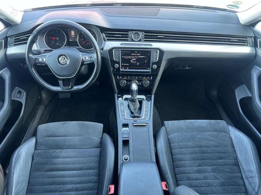 Grey Volkswagen Passat 2016 in Kaunas, with an engine capacity of 1.60 L and mileage of 290 thousand km for 8999 €, photo 15 on AUTOMOTO.COM.LV