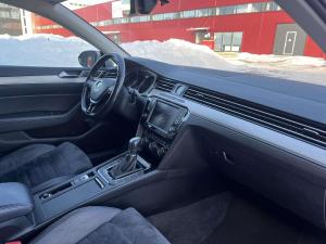 Grey Volkswagen Passat 2016 in Kaunas, with an engine capacity of 1.60 L and mileage of 290 thousand km for 8999 €, photo 19 on AUTOMOTO.COM.LV