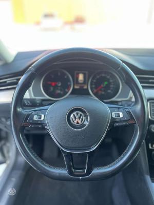 Grey Volkswagen Passat 2016 in Kaunas, with an engine capacity of 1.60 L and mileage of 290 thousand km for 8999 €, photo 24 on AUTOMOTO.COM.LV