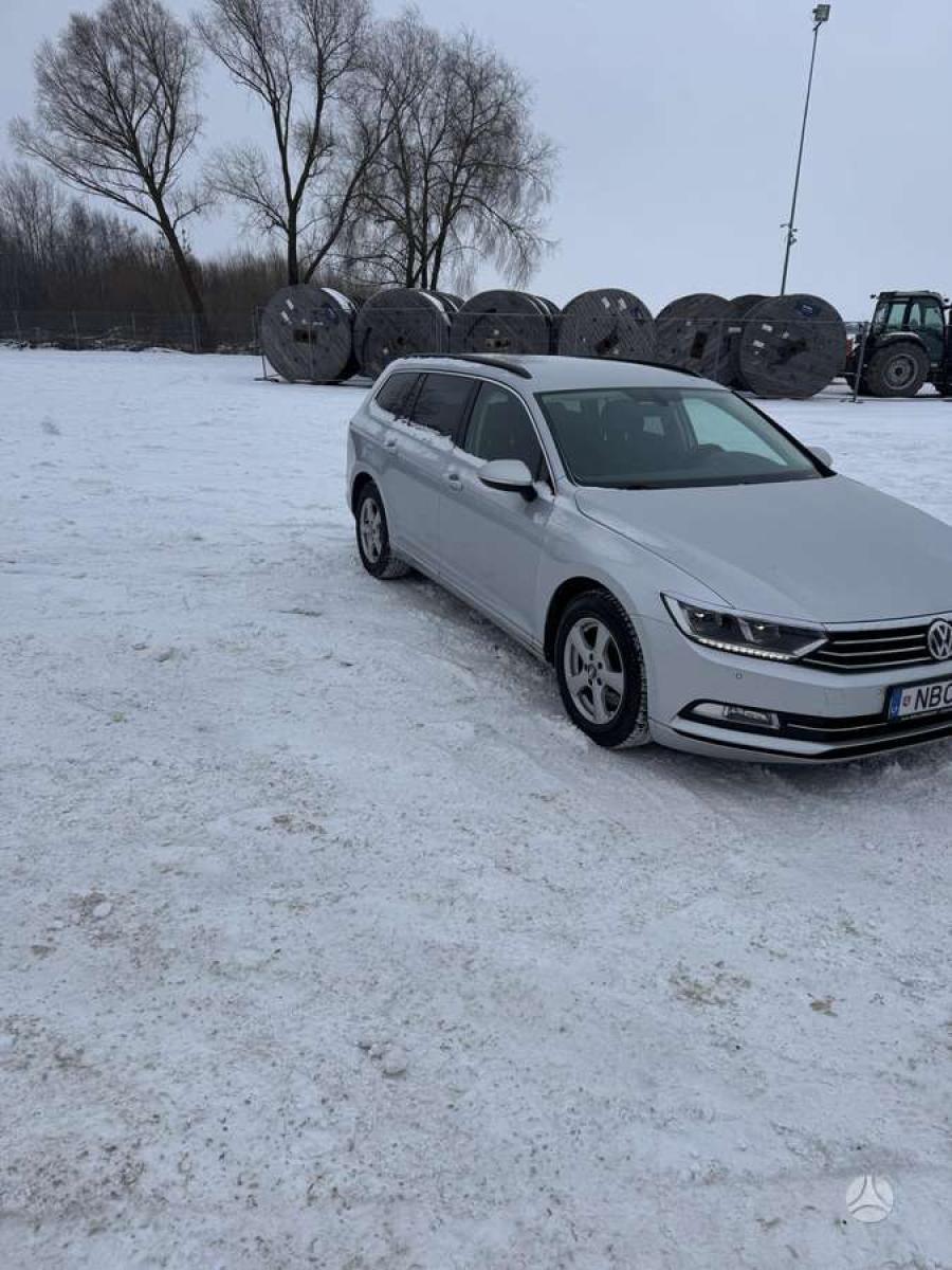 Grey Volkswagen Passat 2016 in Marijampole, with an engine capacity of 2.00 L and mileage of 272 thousand km for 9350 €, photo 3 on AUTOMOTO.COM.LV