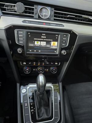 Grey Volkswagen Passat 2016 in Vilnius, with an engine capacity of 1.60 L and mileage of 405 thousand km for 8500 €, photo 13 on AUTOMOTO.COM.LV