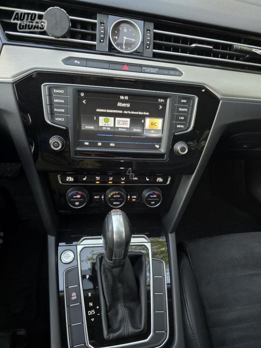 Grey Volkswagen Passat 2016 in Vilnius, with an engine capacity of 1.60 L and mileage of 405 thousand km for 8500 €, photo 13 on AUTOMOTO.COM.LV