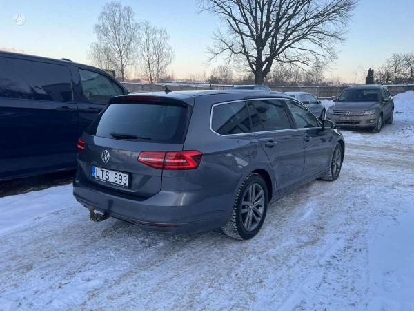 Grey Volkswagen Passat 2016 in Kaunas, with an engine capacity of 1.97 L and mileage of 274 thousand km for 4900 €, photo 3 on AUTOMOTO.COM.LV