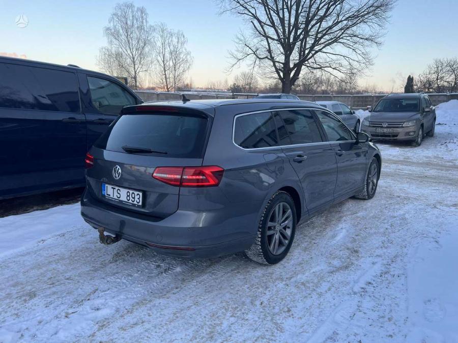 Pelēks Volkswagen Passat 2016 Kauņa, ar dzinēja tilpumu 1.97 L un nobraukumu 274 tūkst. km par 4900 €, foto 3 vietnē AUTOMOTO.COM.LV