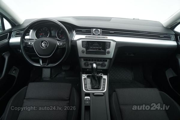 Grey Volkswagen Passat 2016 in Tallinn, with an engine capacity of 1.40 L and mileage of 191 thousand km for 10490 €, photo 7 on AUTOMOTO.COM.LV