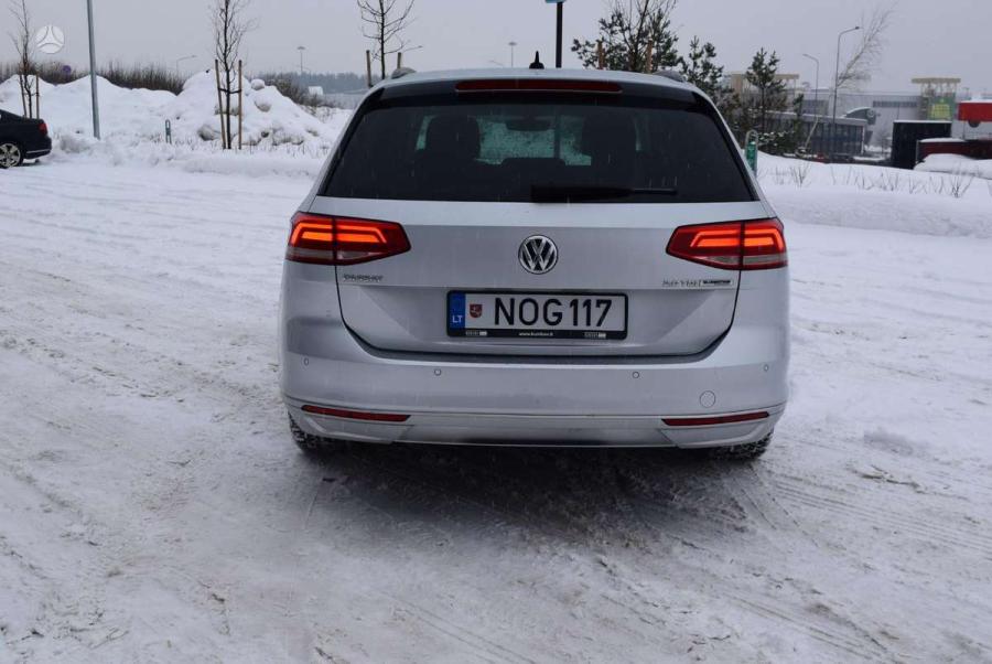 Grey Volkswagen Passat 2016 in Vilnius, with an engine capacity of 1.97 L and mileage of 245 thousand km for 9250 €, photo 6 on AUTOMOTO.COM.LV
