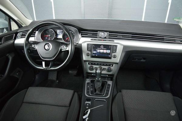 Pelēks Volkswagen Passat 2016 Viļņa, ar dzinēja tilpumu 1.97 L un nobraukumu 245 tūkst. km par 9250 €, foto 11 vietnē AUTOMOTO.COM.LV