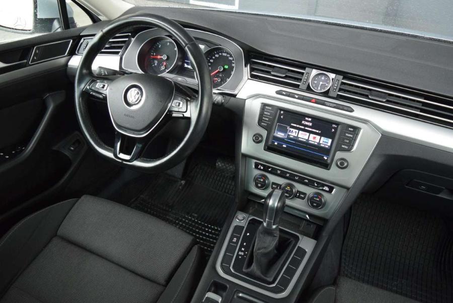 Grey Volkswagen Passat 2016 in Vilnius, with an engine capacity of 1.97 L and mileage of 245 thousand km for 9250 €, photo 12 on AUTOMOTO.COM.LV
