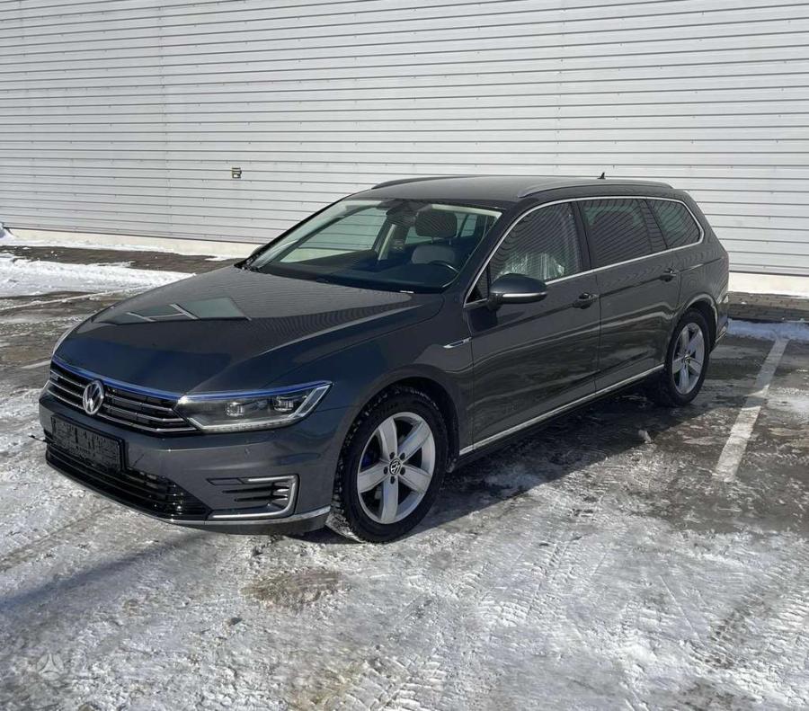Pelēks Volkswagen Passat 2016 Telšiai, ar dzinēja tilpumu 1.40 L un nobraukumu 121 tūkst. km par 13000 €, foto 3 vietnē AUTOMOTO.COM.LV