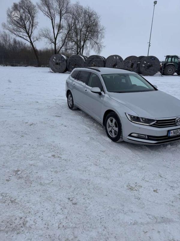 Grey Volkswagen Passat 2016 in Marijampole, with an engine capacity of 2.00 L and mileage of 272 thousand km for 9450 €, photo 3 on AUTOMOTO.COM.LV