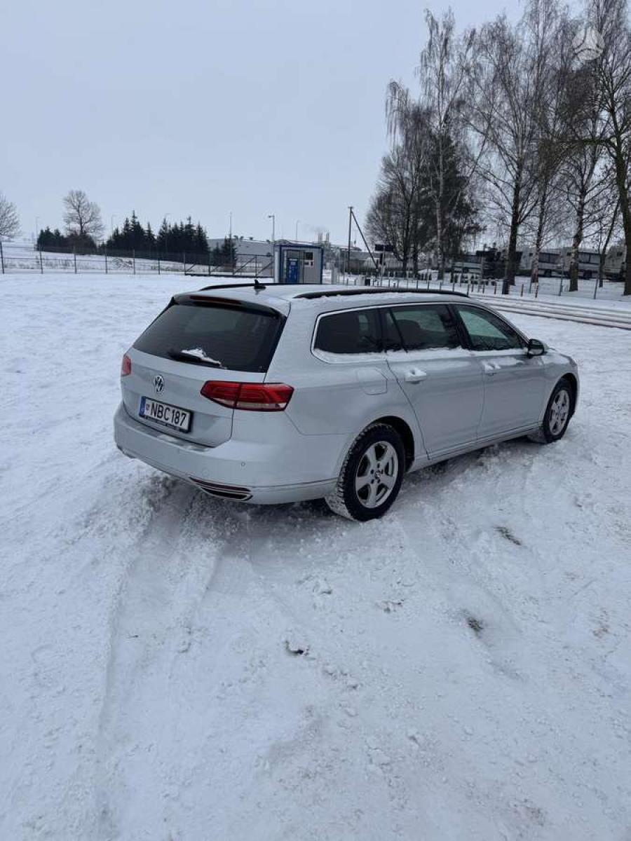 Grey Volkswagen Passat 2016 in Marijampole, with an engine capacity of 2.00 L and mileage of 272 thousand km for 9450 €, photo 4 on AUTOMOTO.COM.LV