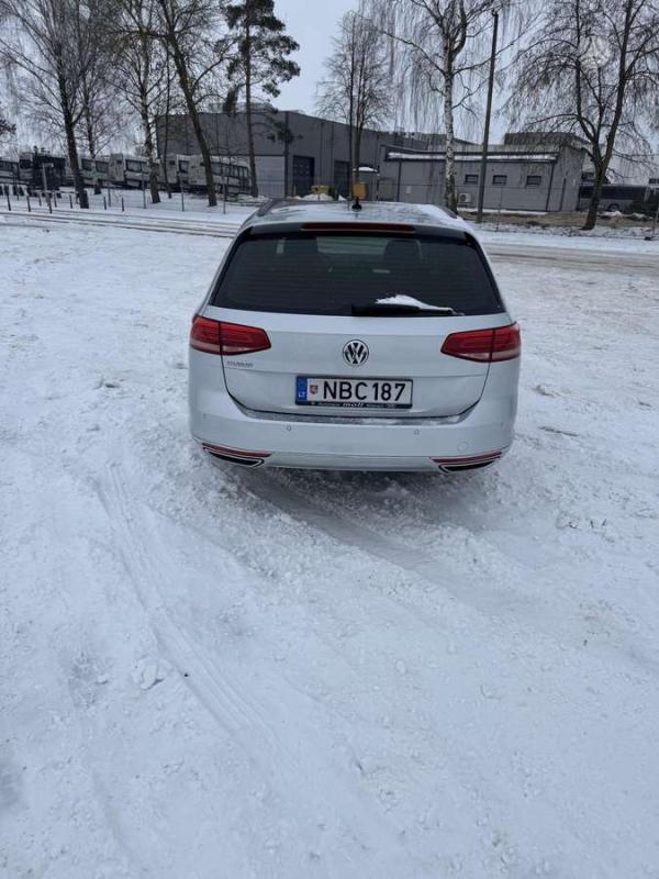 Grey Volkswagen Passat 2016 in Marijampole, with an engine capacity of 2.00 L and mileage of 272 thousand km for 9450 €, photo 5 on AUTOMOTO.COM.LV