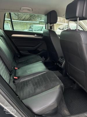 Grey Volkswagen Passat 2016 in Vilnius, with an engine capacity of 2.00 L and mileage of 237 thousand km for 12500 €, photo 19 on AUTOMOTO.COM.LV
