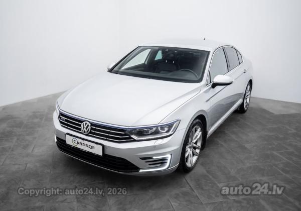 Grey Volkswagen Passat 2016 in Tallinn, with an engine capacity of 1.40 L and mileage of 230 thousand km for 11999 €, photo 1 on AUTOMOTO.COM.LV