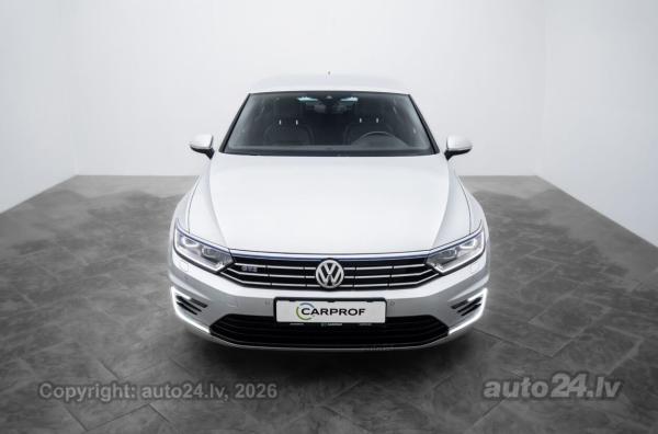 Grey Volkswagen Passat 2016 in Tallinn, with an engine capacity of 1.40 L and mileage of 230 thousand km for 11999 €, photo 2 on AUTOMOTO.COM.LV