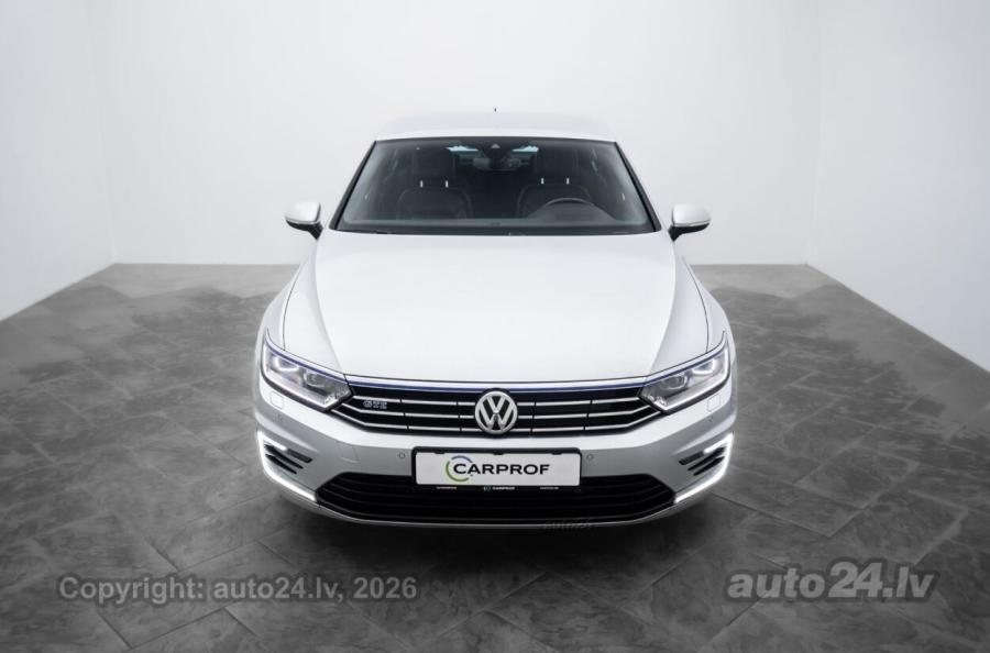 Grey Volkswagen Passat 2016 in Tallinn, with an engine capacity of 1.40 L and mileage of 230 thousand km for 11999 €, photo 2 on AUTOMOTO.COM.LV