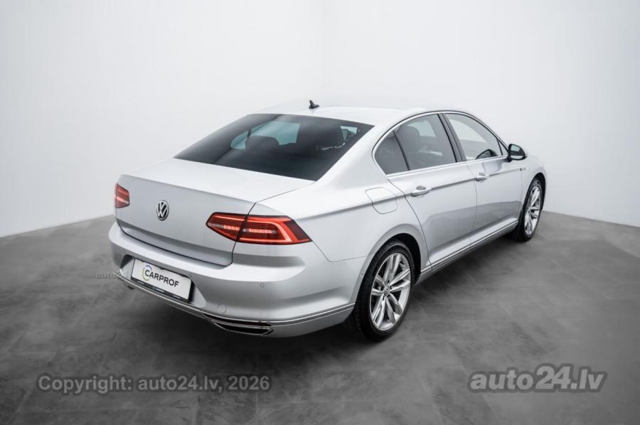 Grey Volkswagen Passat 2016 in Tallinn, with an engine capacity of 1.40 L and mileage of 230 thousand km for 11999 €, photo 4 on AUTOMOTO.COM.LV