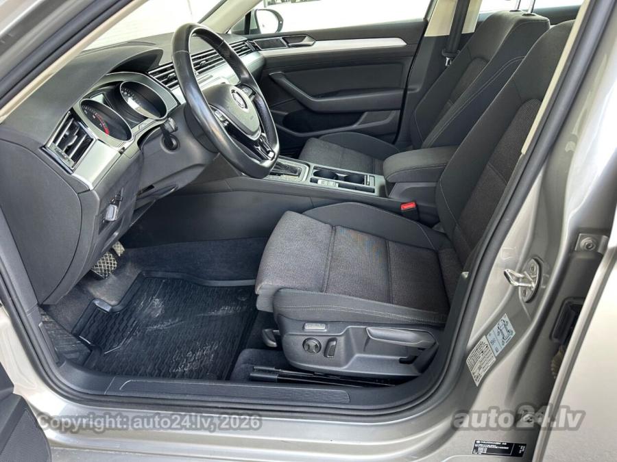 Grey Volkswagen Passat 2016 in Tartu, with an engine capacity of 1.80 L and mileage of 118 thousand km for 11999 €, photo 10 on AUTOMOTO.COM.LV