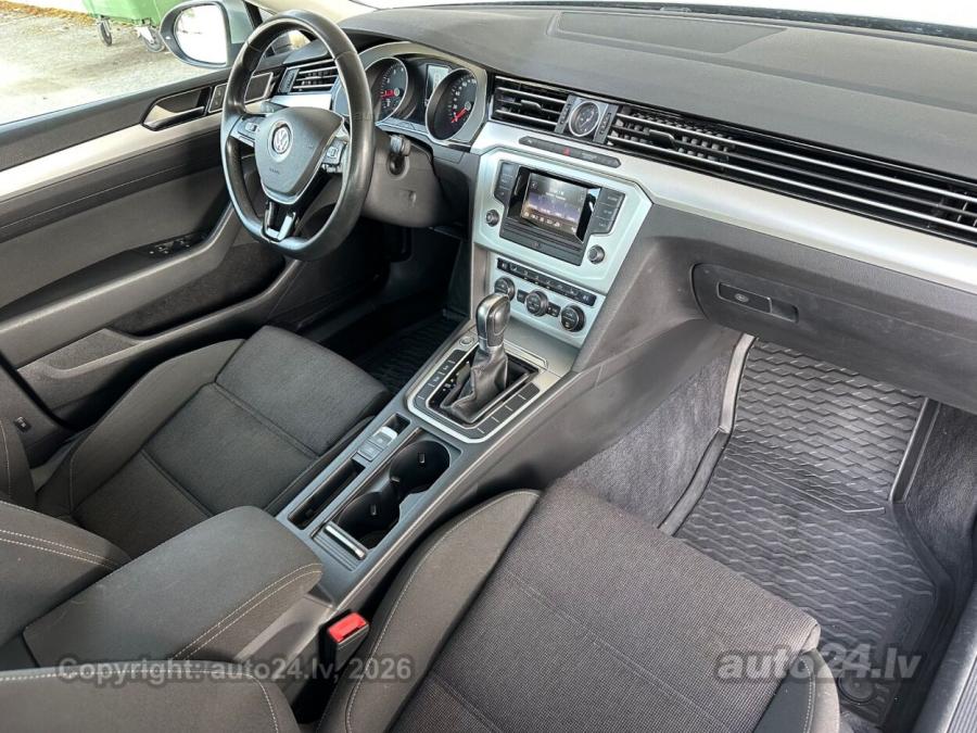 Grey Volkswagen Passat 2016 in Tartu, with an engine capacity of 1.80 L and mileage of 118 thousand km for 11999 €, photo 14 on AUTOMOTO.COM.LV