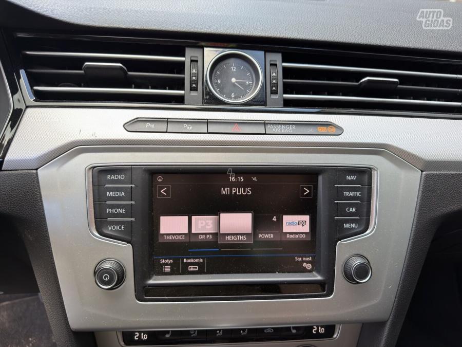 Pelēks Volkswagen Passat 2016 Panevēža, ar dzinēja tilpumu 2.00 L un nobraukumu 261 tūkst. km par 8650 €, foto 23 vietnē AUTOMOTO.COM.LV