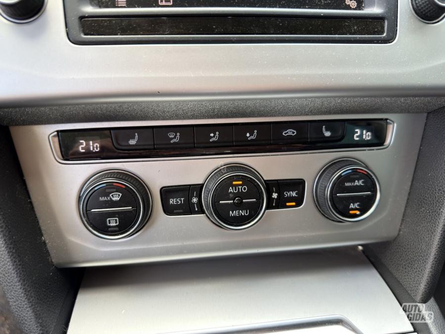 Pelēks Volkswagen Passat 2016 Panevēža, ar dzinēja tilpumu 2.00 L un nobraukumu 261 tūkst. km par 8650 €, foto 24 vietnē AUTOMOTO.COM.LV