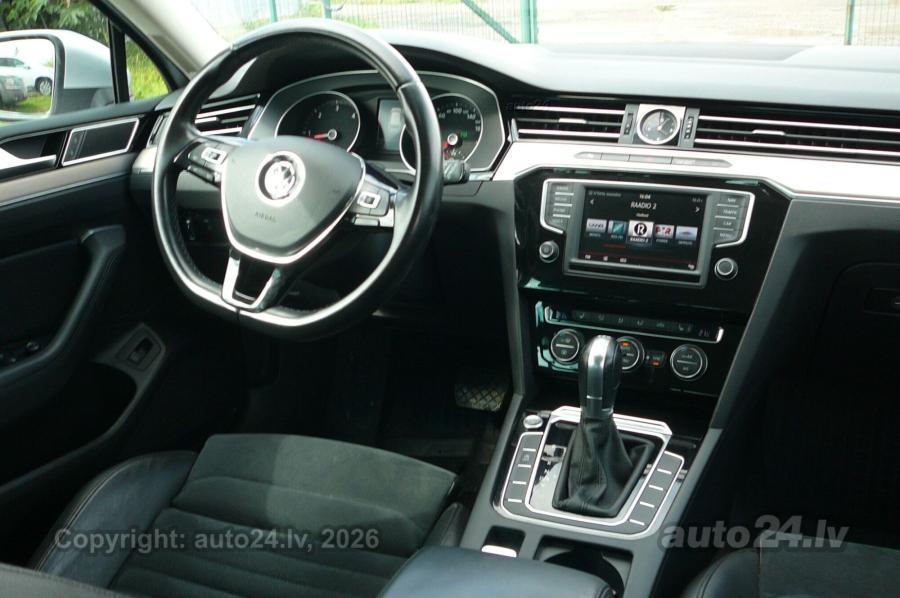 Grey Volkswagen Passat 2016 in Johvi, with an engine capacity of 2.00 L and mileage of 242 thousand km for 9700 €, photo 4 on AUTOMOTO.COM.LV