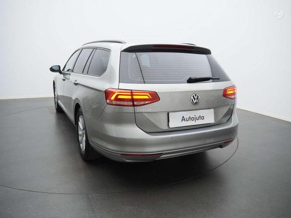 Pelēks Volkswagen Passat 2016 Viļņa, ar dzinēja tilpumu 1.40 L un nobraukumu 186 tūkst. km par 9700 €, foto 6 vietnē AUTOMOTO.COM.LV