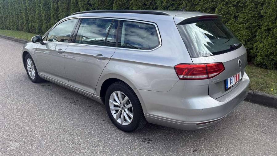 Grey Volkswagen Passat 2016 in Kaunas, with an engine capacity of 1.60 L and mileage of 260 thousand km for 8200 €, photo 3 on AUTOMOTO.COM.LV