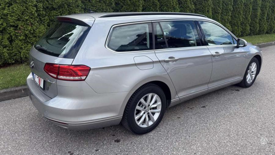 Grey Volkswagen Passat 2016 in Kaunas, with an engine capacity of 1.60 L and mileage of 260 thousand km for 8200 €, photo 5 on AUTOMOTO.COM.LV