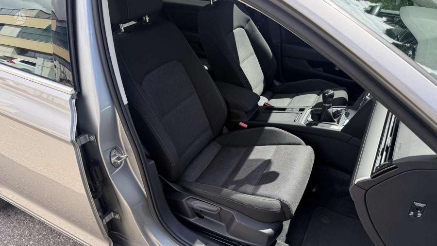 Grey Volkswagen Passat 2016 in Kaunas, with an engine capacity of 1.60 L and mileage of 260 thousand km for 8200 €, photo 17 on AUTOMOTO.COM.LV