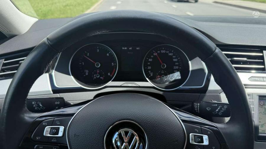 Grey Volkswagen Passat 2016 in Kaunas, with an engine capacity of 1.60 L and mileage of 260 thousand km for 8200 €, photo 20 on AUTOMOTO.COM.LV