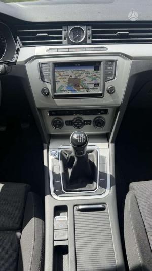 Grey Volkswagen Passat 2016 in Kaunas, with an engine capacity of 1.60 L and mileage of 260 thousand km for 8200 €, photo 21 on AUTOMOTO.COM.LV