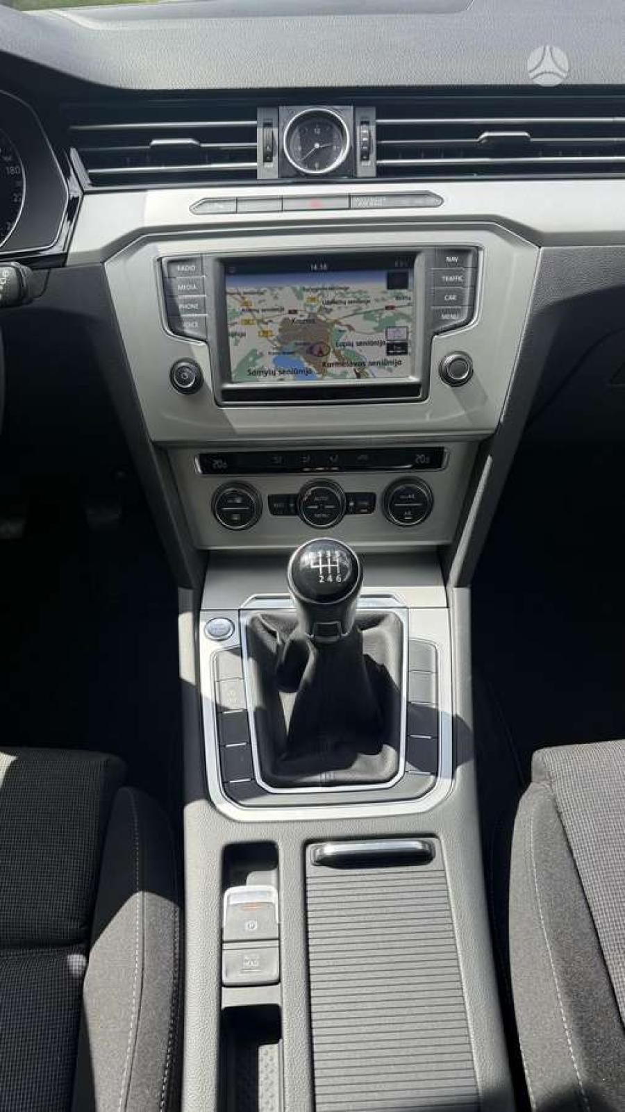 Grey Volkswagen Passat 2016 in Kaunas, with an engine capacity of 1.60 L and mileage of 260 thousand km for 8200 €, photo 21 on AUTOMOTO.COM.LV