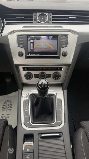 Grey Volkswagen Passat 2016 in Kaunas, with an engine capacity of 1.60 L and mileage of 260 thousand km for 8200 €, photo 22 on AUTOMOTO.COM.LV