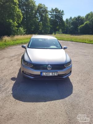 Grey Volkswagen Passat 2016 in Jurbarkas, with an engine capacity of 2.00 L and mileage of 227 thousand km for 12000 €, photo 5 on AUTOMOTO.COM.LV