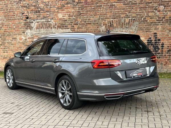 Grey Volkswagen Passat 2016 in Kedainiai, with an engine capacity of 1.97 L and mileage of 336 thousand km for 12999 €, photo 9 on AUTOMOTO.COM.LV