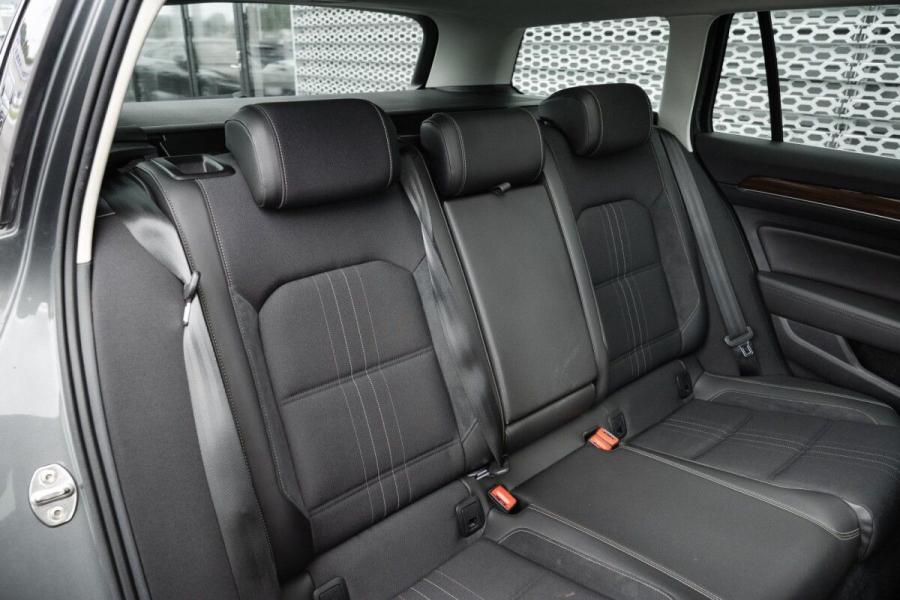 Grey Volkswagen Passat 2016 in Marupe, with an engine capacity of 2.00 L and mileage of 273 thousand km for 12100 €, photo 22 on AUTOMOTO.COM.LV