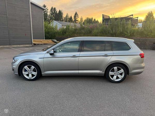 Grey Volkswagen Passat 2016 in Vilnius, with an engine capacity of 1.40 L and mileage of 151 thousand km for 10950 €, photo 2 on AUTOMOTO.COM.LV