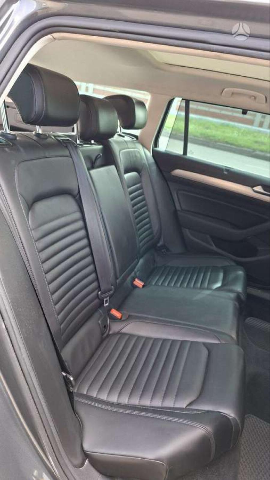 Grey Volkswagen Passat 2016 in Kaunas, with an engine capacity of 1.97 L and mileage of 270 thousand km for 11200 €, photo 4 on AUTOMOTO.COM.LV