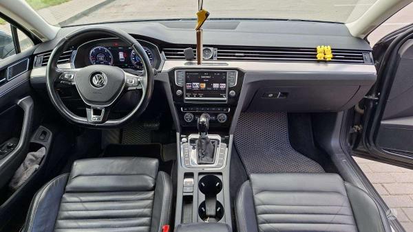 Grey Volkswagen Passat 2016 in Kaunas, with an engine capacity of 1.97 L and mileage of 270 thousand km for 11200 €, photo 5 on AUTOMOTO.COM.LV