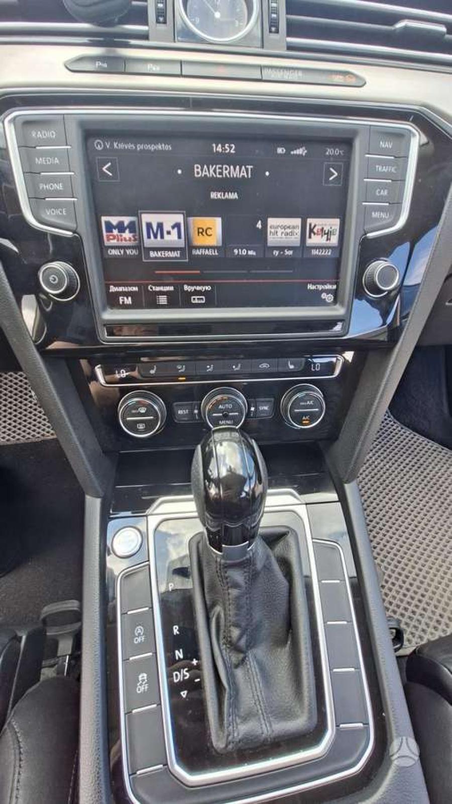 Grey Volkswagen Passat 2016 in Kaunas, with an engine capacity of 1.97 L and mileage of 270 thousand km for 11200 €, photo 10 on AUTOMOTO.COM.LV