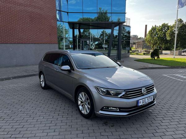 Grey Volkswagen Passat 2016 in Siauliai, with an engine capacity of 1.60 L and mileage of 337 thousand km for 7900 €, photo 6 on AUTOMOTO.COM.LV