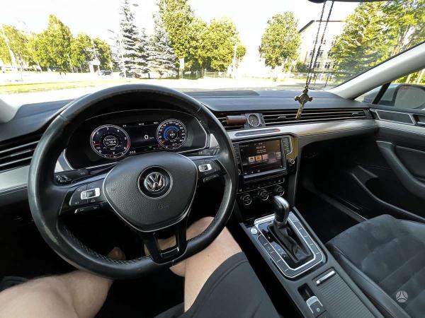 Grey Volkswagen Passat 2016 in Siauliai, with an engine capacity of 1.60 L and mileage of 337 thousand km for 7900 €, photo 10 on AUTOMOTO.COM.LV