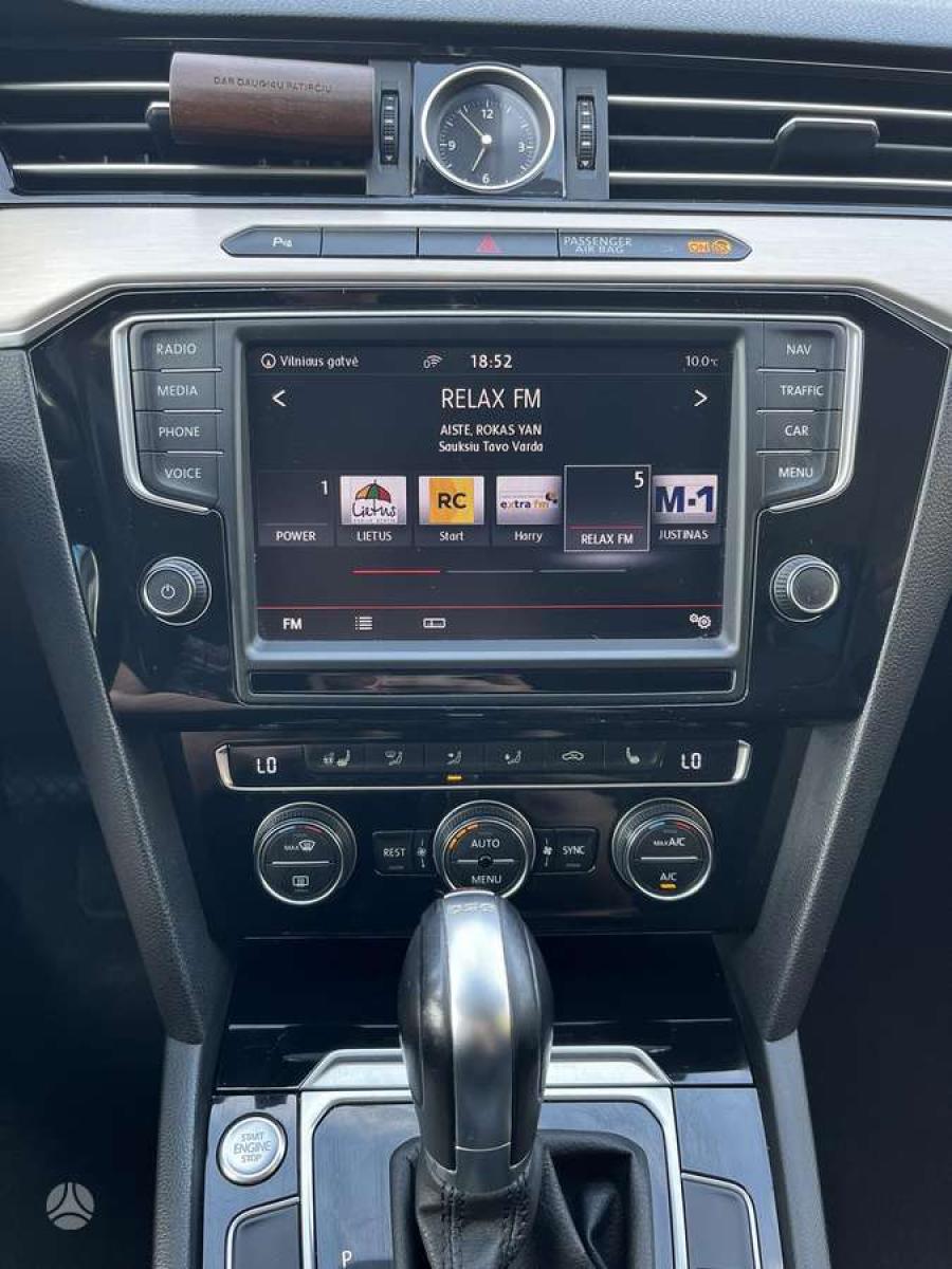 Grey Volkswagen Passat 2016 in Siauliai, with an engine capacity of 1.60 L and mileage of 337 thousand km for 7900 €, photo 13 on AUTOMOTO.COM.LV