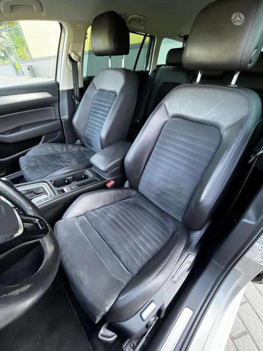 Grey Volkswagen Passat 2016 in Siauliai, with an engine capacity of 1.60 L and mileage of 337 thousand km for 7900 €, photo 15 on AUTOMOTO.COM.LV